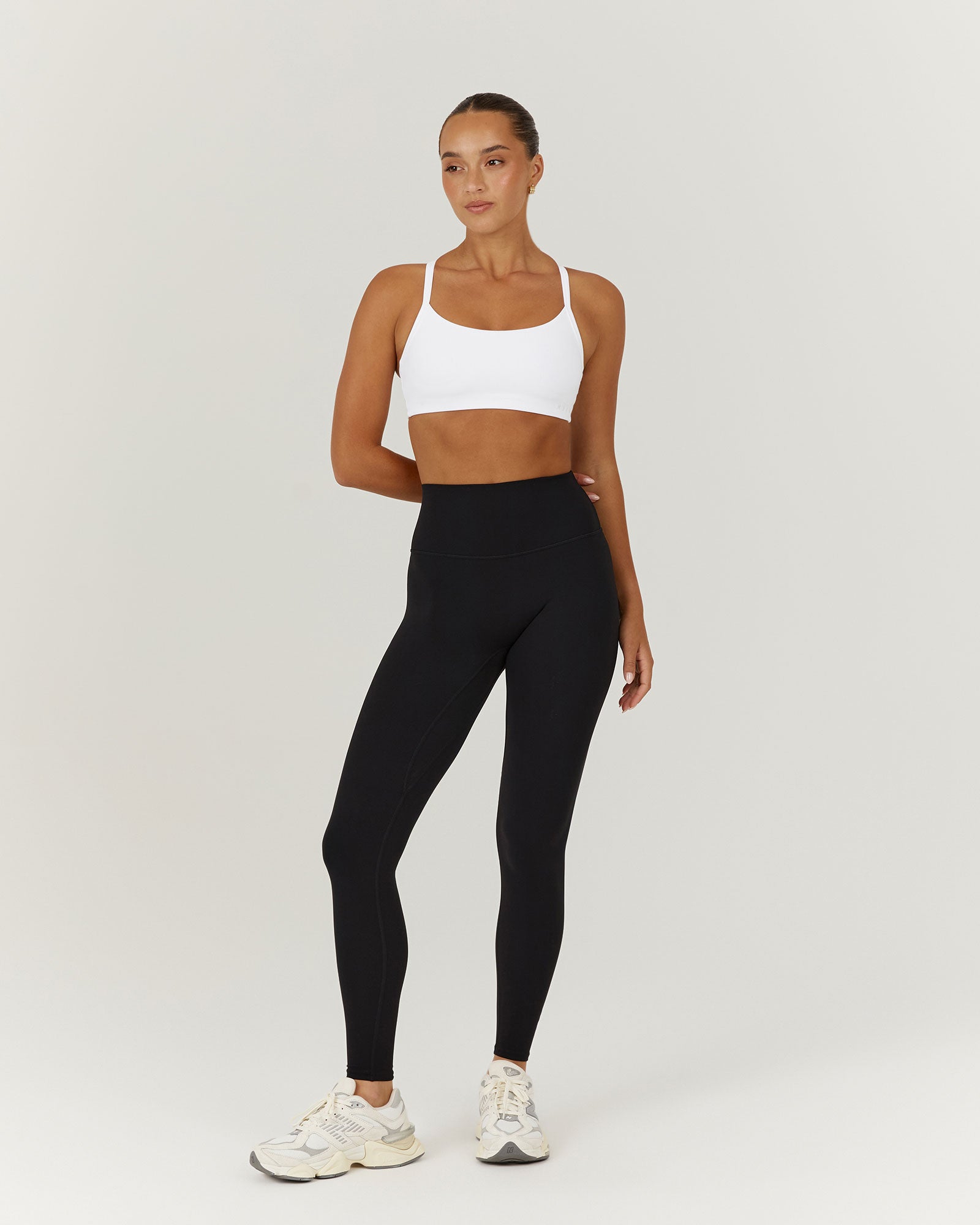 AIRE LEGGINGS 28" - BLACK – MUSCLE REPUBLIC