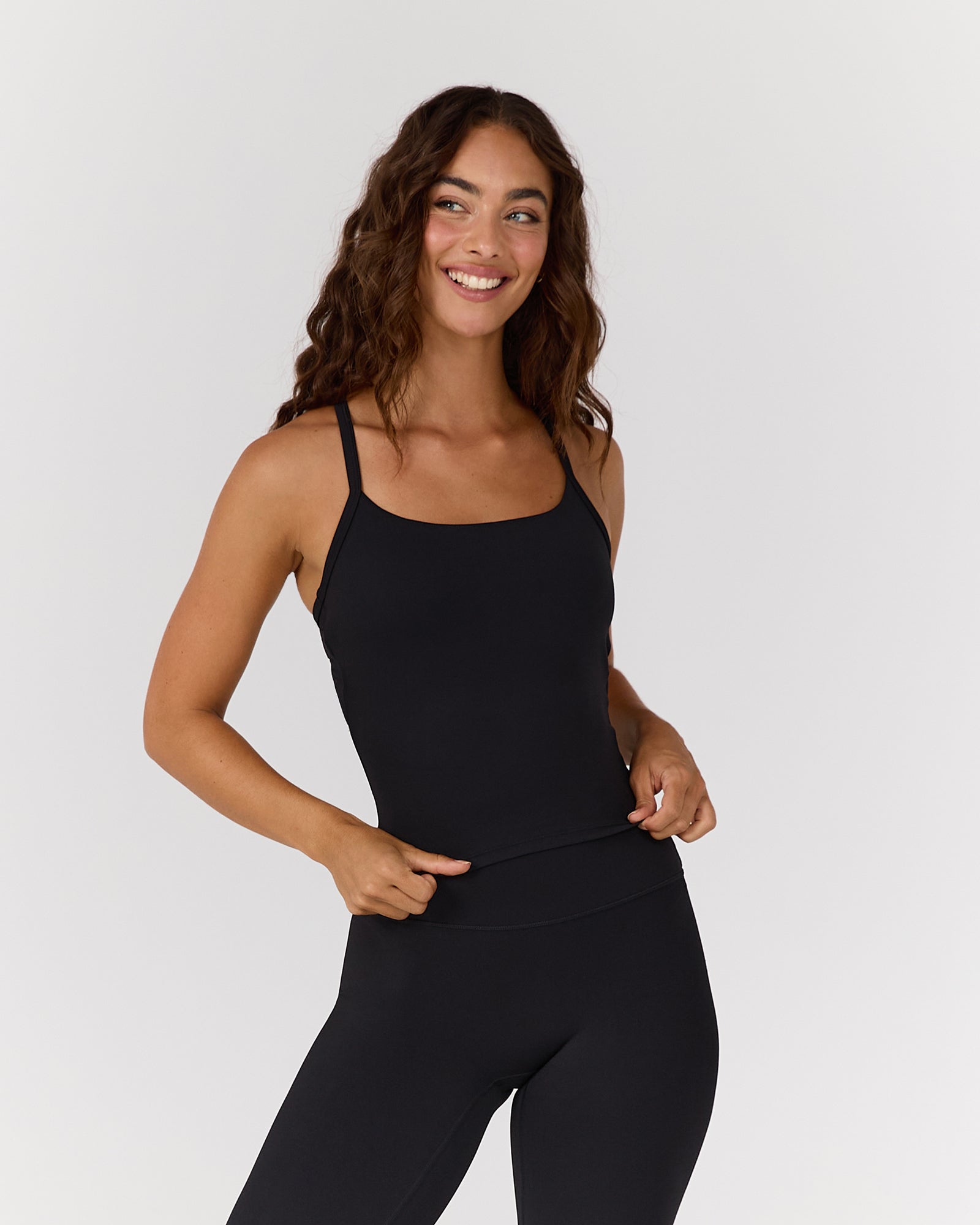 AIRE KEYHOLE RACER BACK TOP - BLACK – MUSCLE REPUBLIC