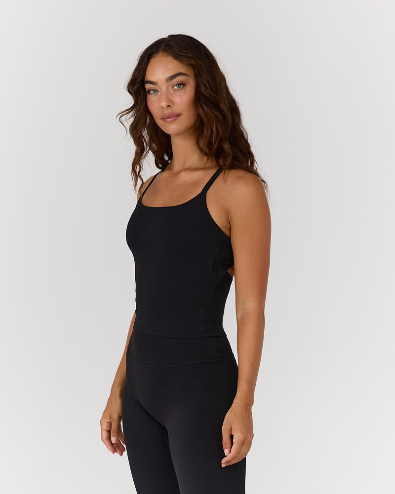 AIRE KEYHOLE RACER BACK TOP - BLACK – MUSCLE REPUBLIC