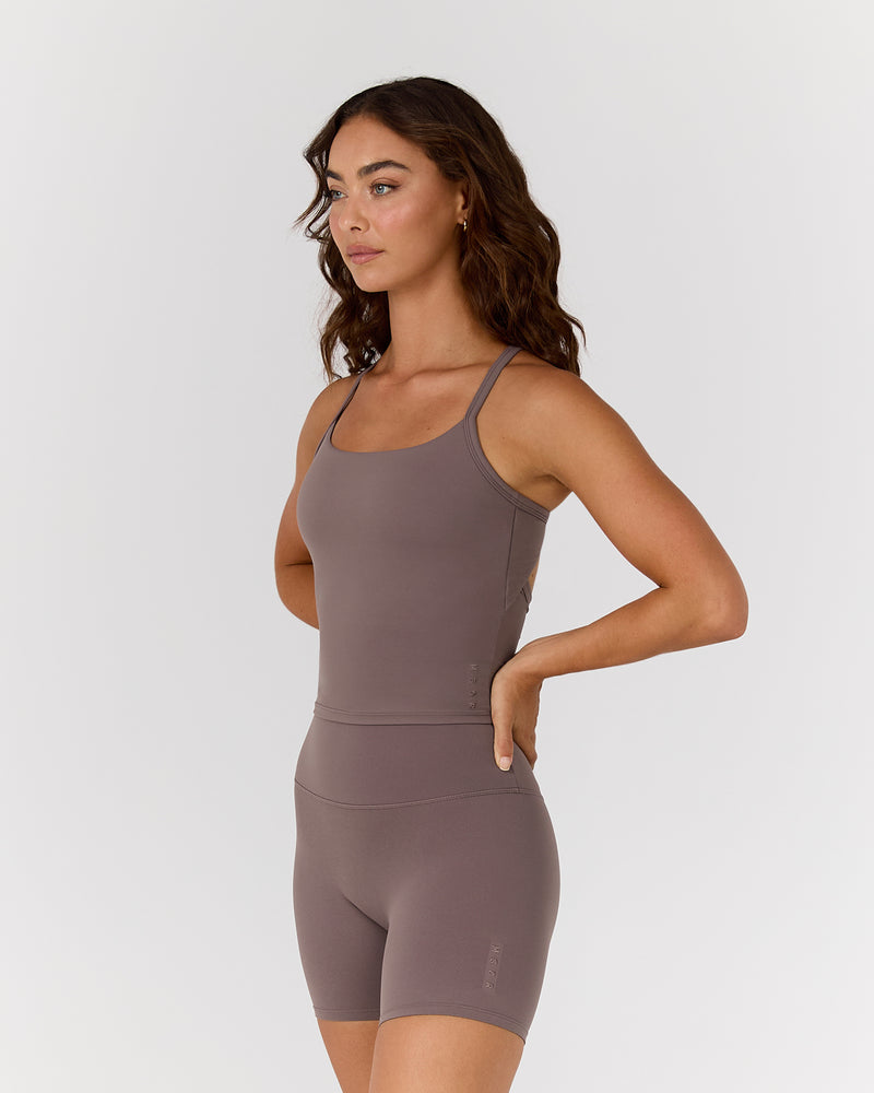 AIRE KEYHOLE RACER BACK TOP - PEPPERCORN – MUSCLE REPUBLIC