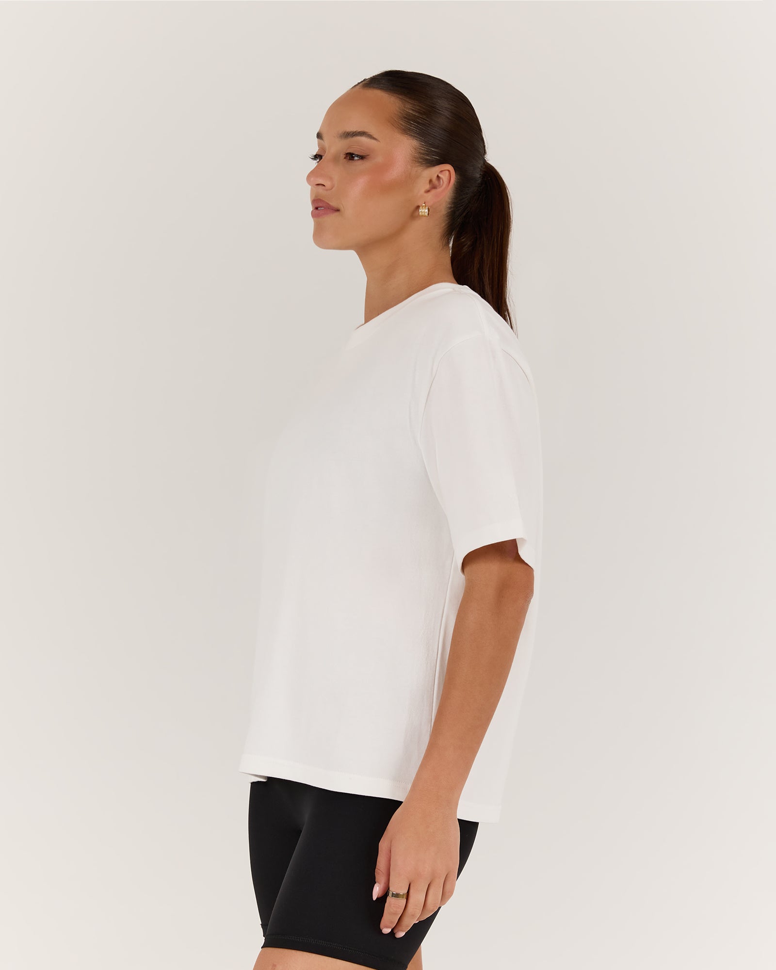 BOXY TEE - OFF WHITE – MUSCLE REPUBLIC