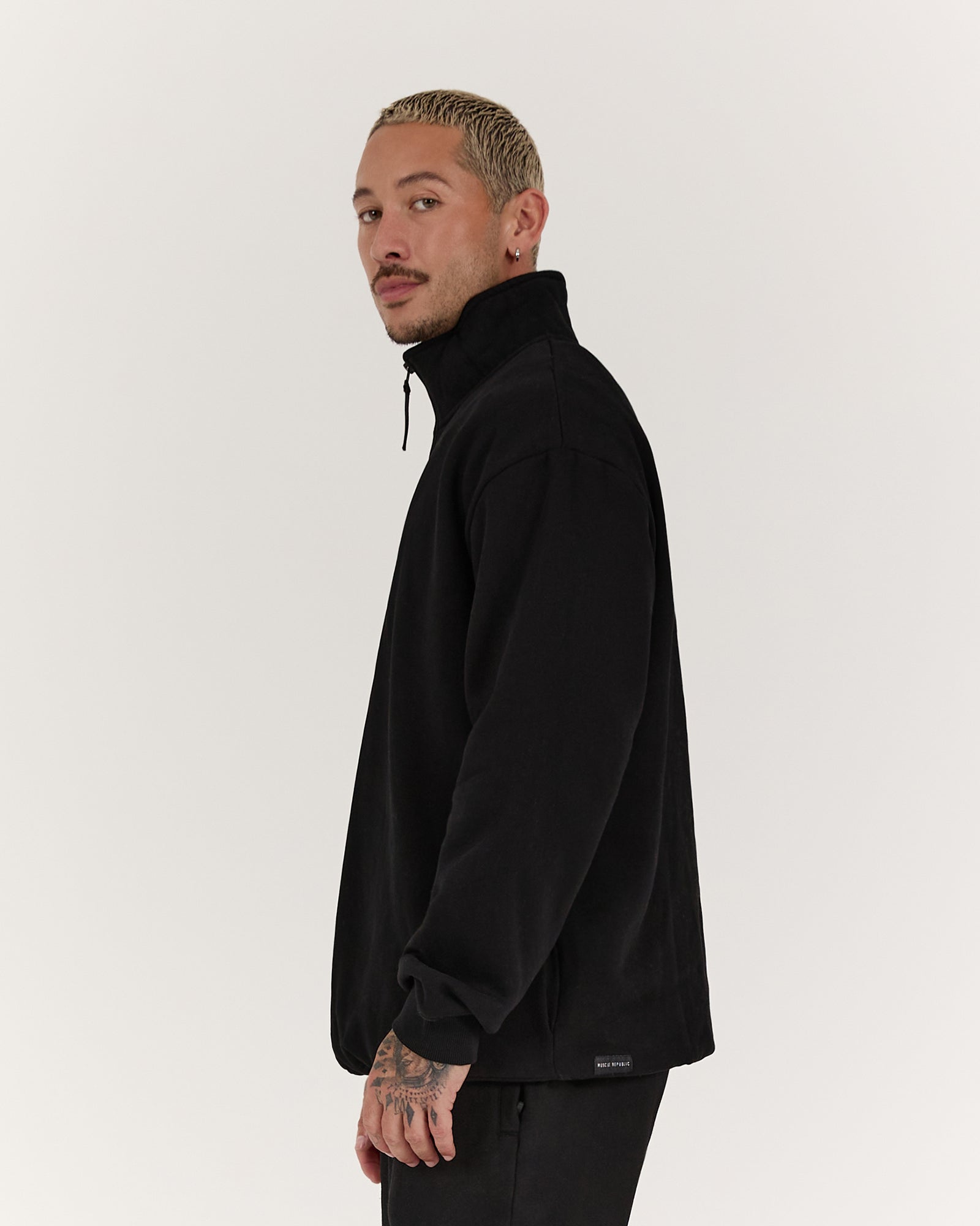 CLASSIC QUARTER ZIP JUMPER - BLACK – MUSCLE REPUBLIC