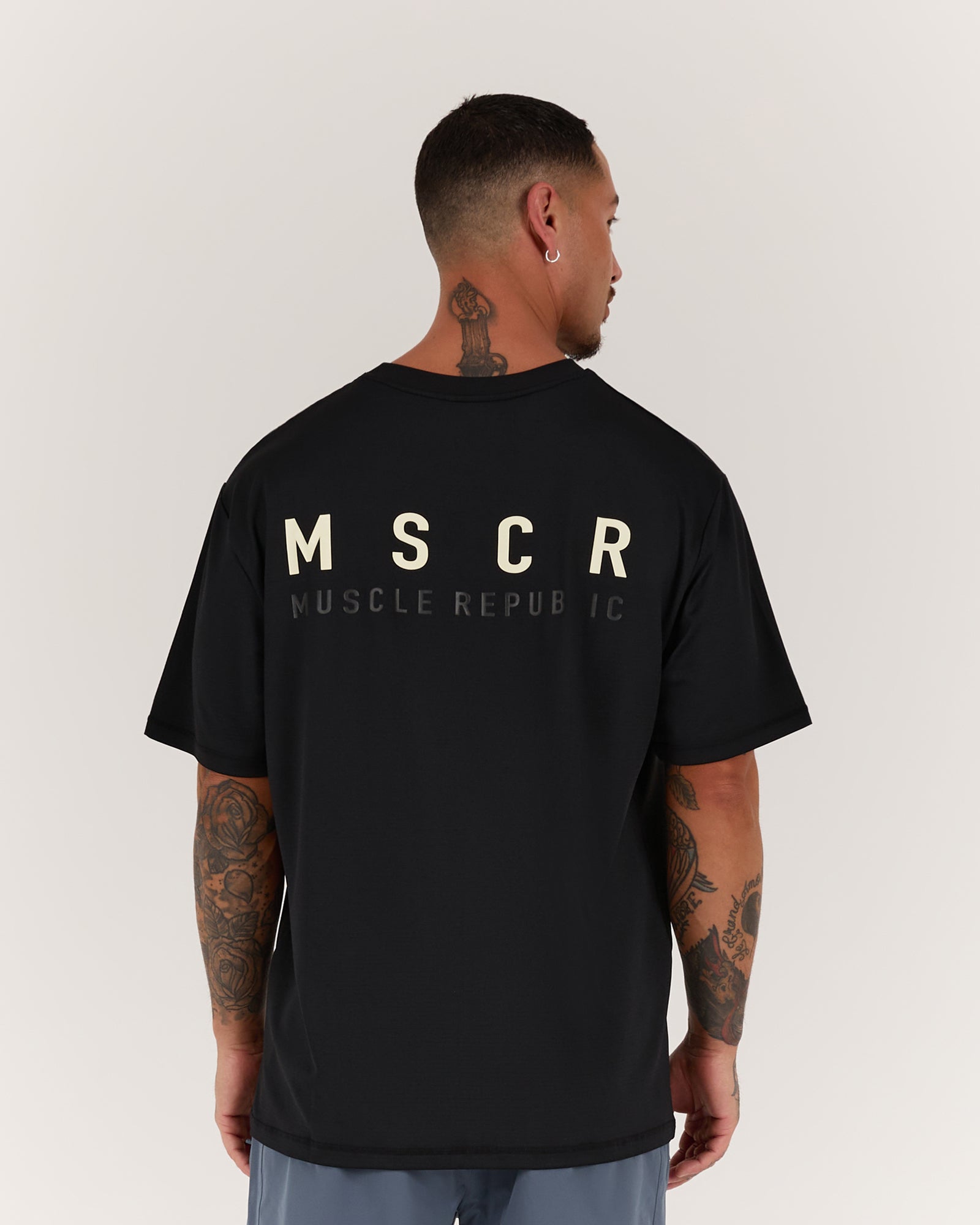 DYNAMIC TEE V2 - BLACK – MUSCLE REPUBLIC