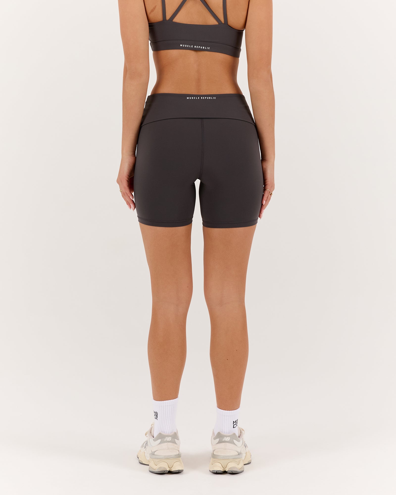LUXE ALEXA FOLD OVER BIKER SHORTS - PEBBLE – MUSCLE REPUBLIC
