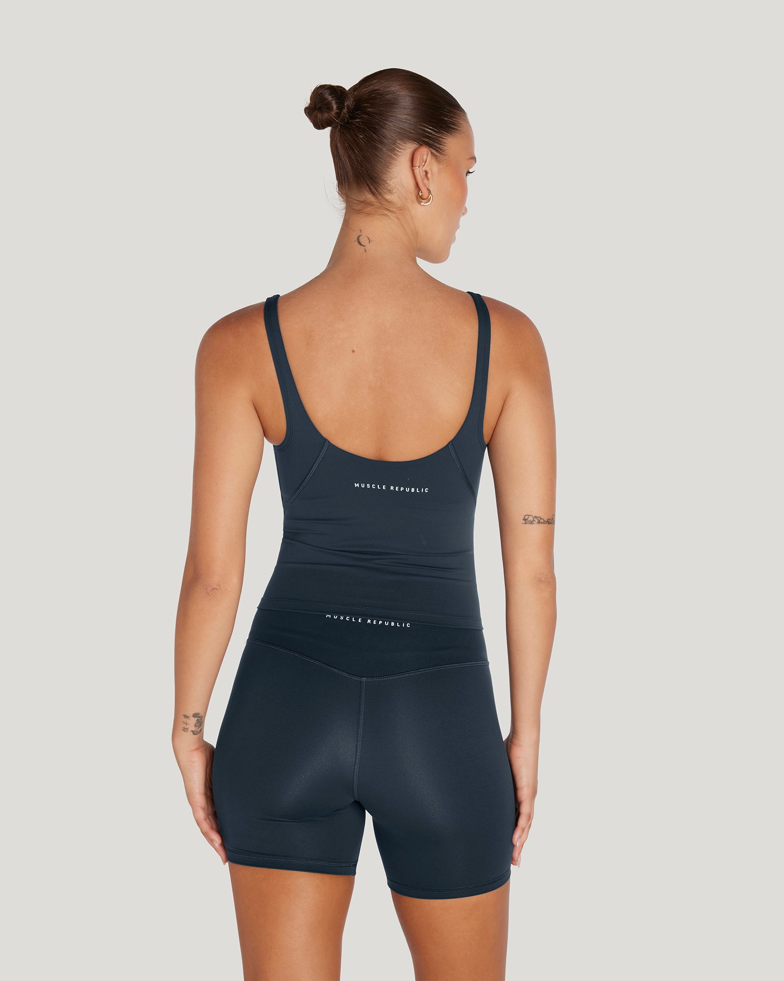 LUXE BROOKE LONGLINE TOP - ALLOY – MUSCLE REPUBLIC