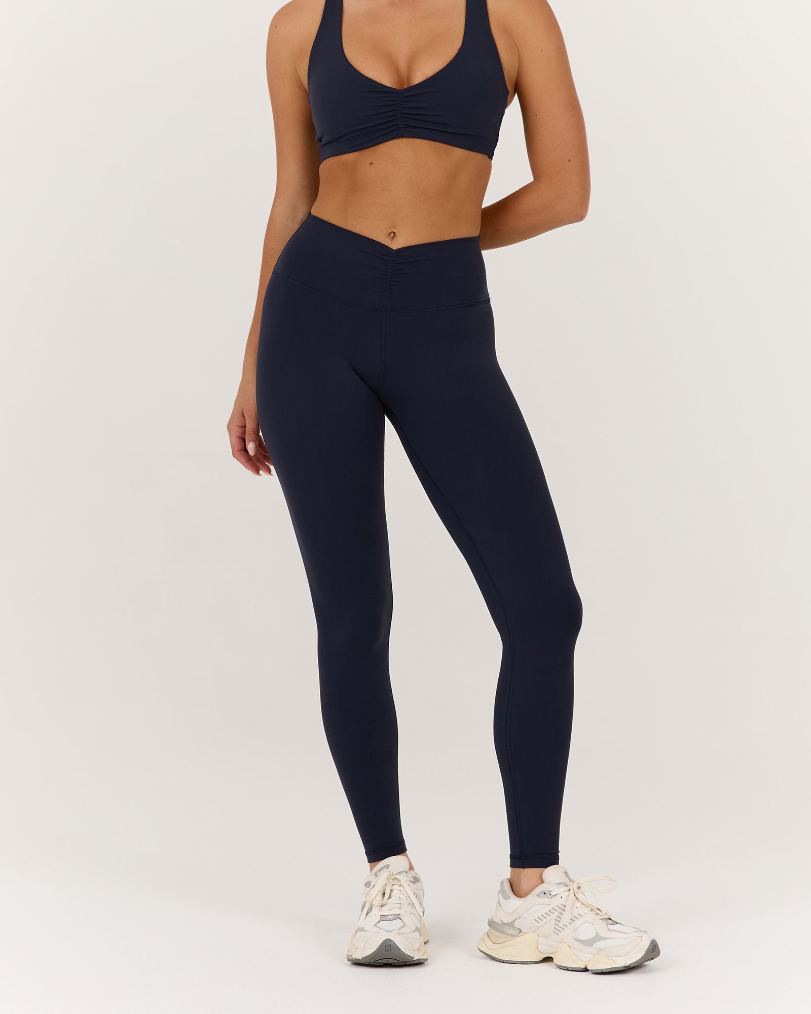 LUXE PIPER V WAIST LEGGINGS 28" - DEEP NAVY – MUSCLE REPUBLIC