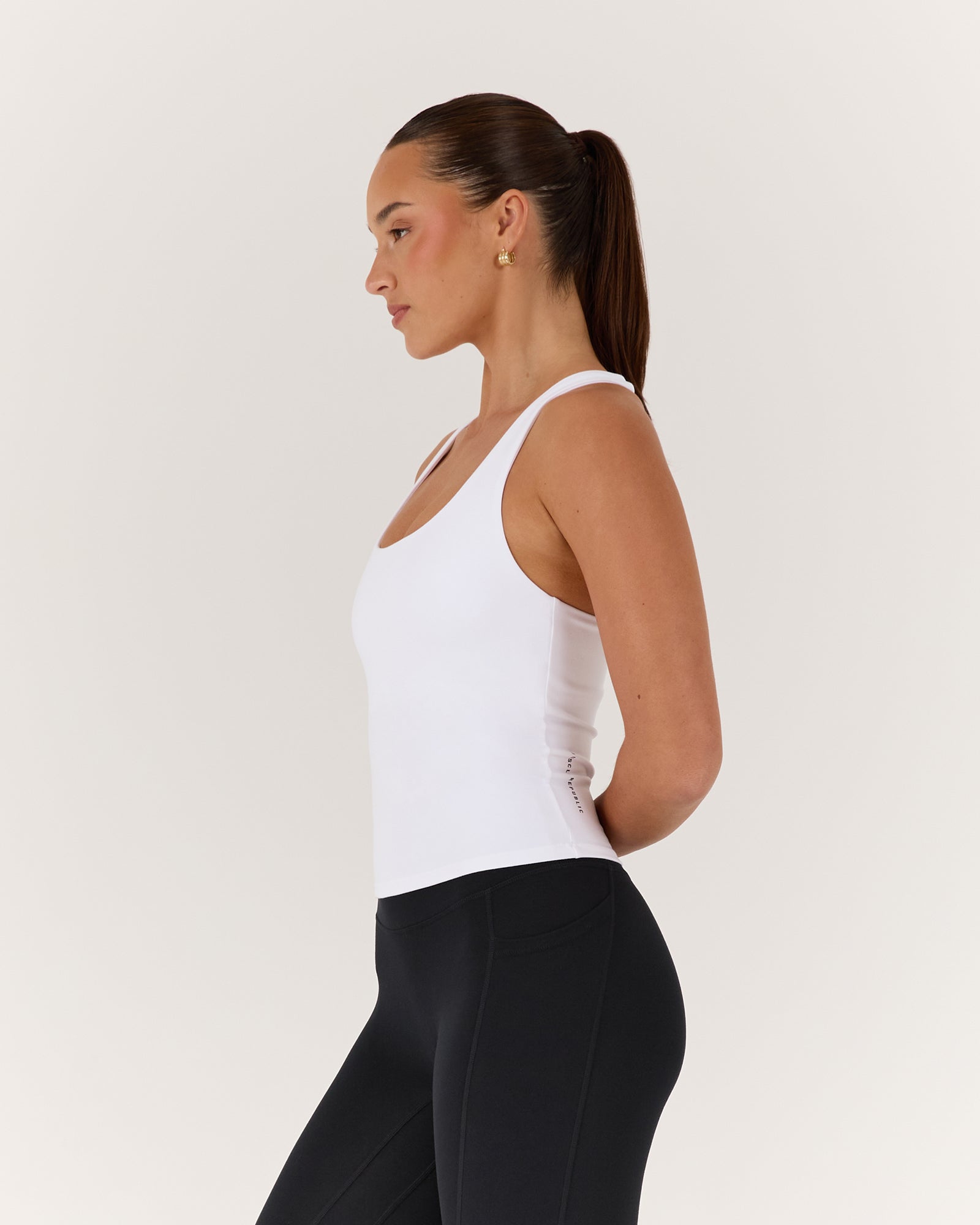MOTION 360 CROSS BACK TOP - WHITE – MUSCLE REPUBLIC