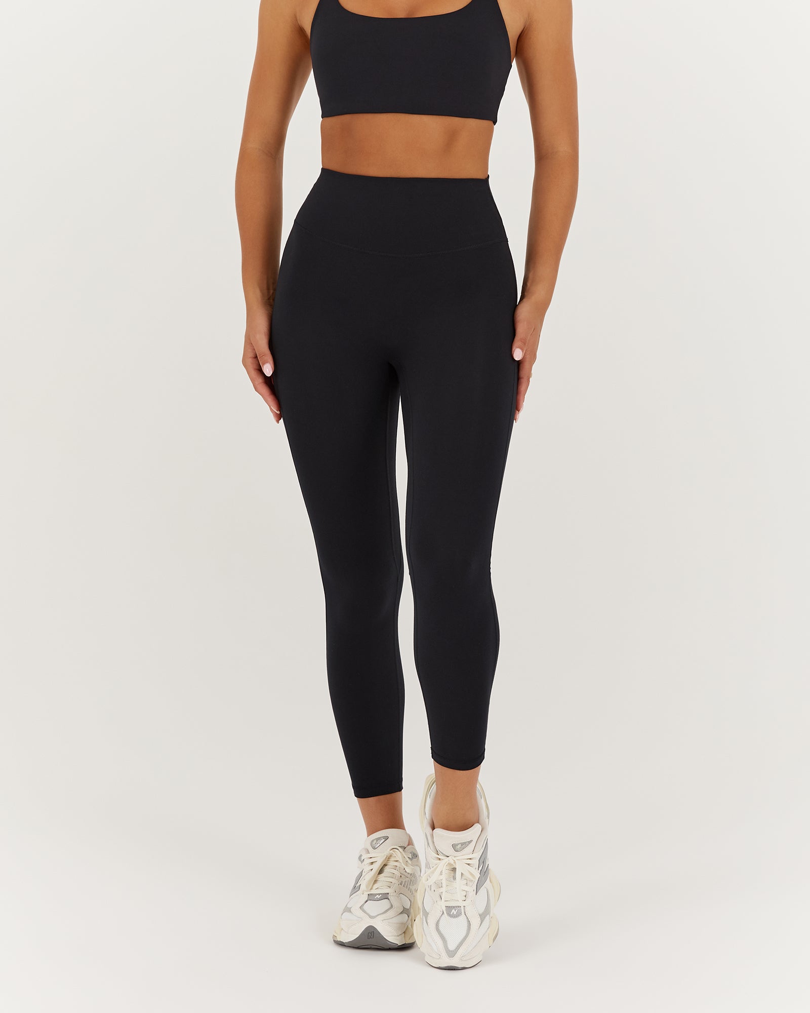 MOTION 360 LEGGINGS 24" - BLACK – MUSCLE REPUBLIC
