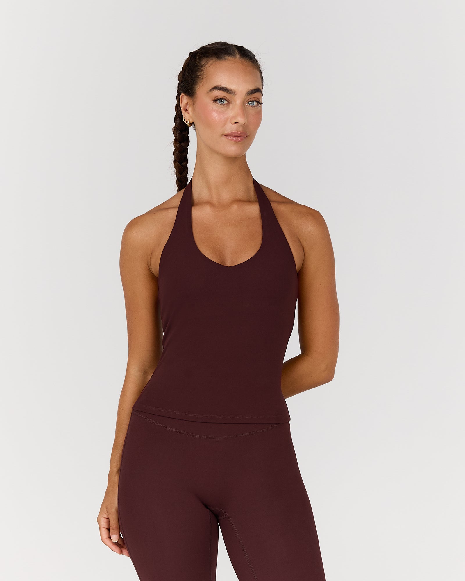 MOTION 360 V NECK HALTER TOP - RAISIN – MUSCLE REPUBLIC