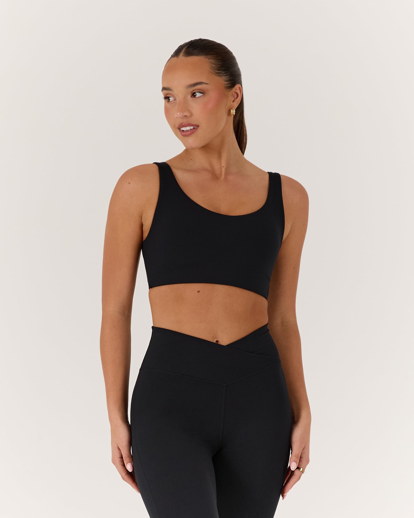 MOTION 360 WRAP BACK BRA - BLACK – MUSCLE REPUBLIC