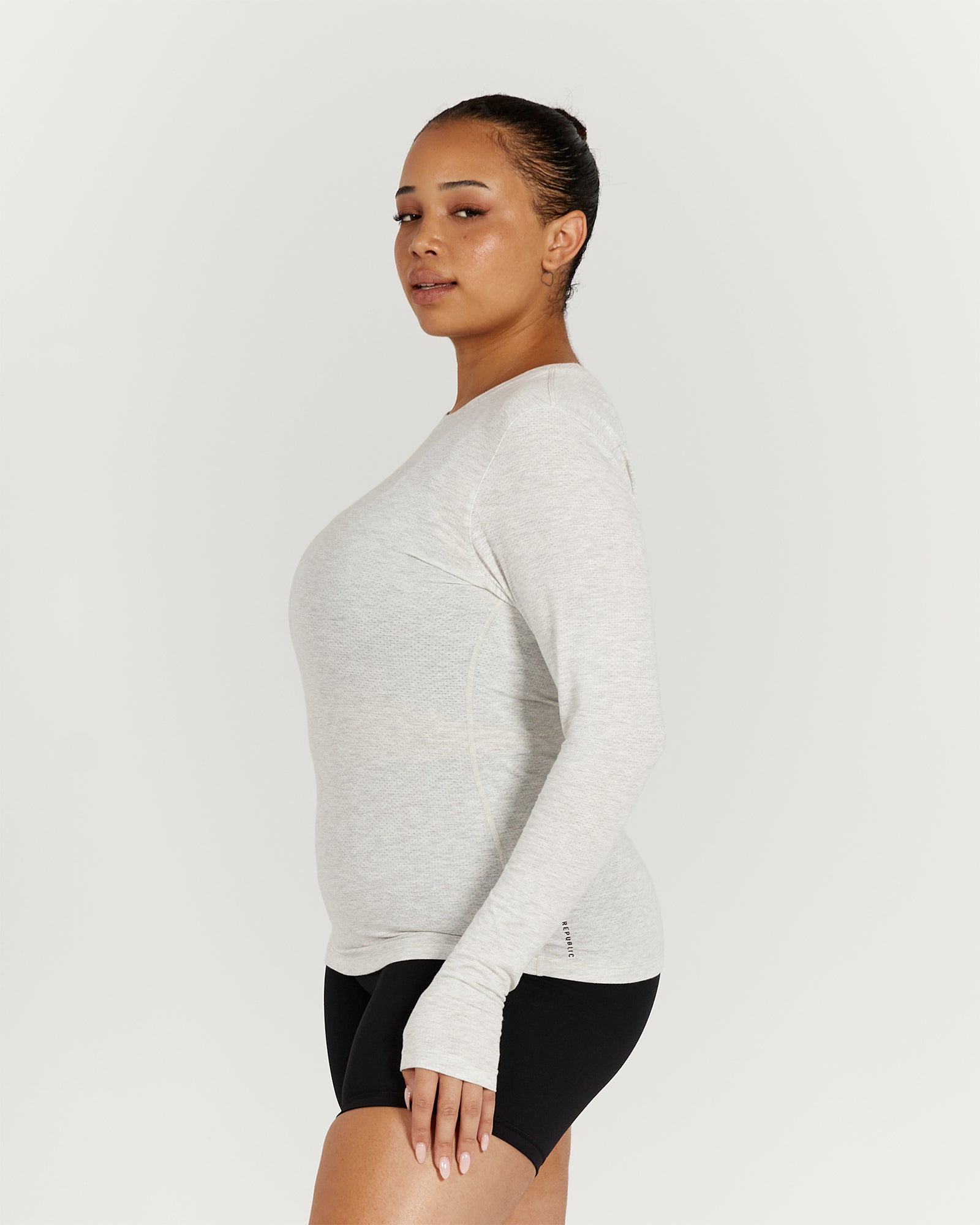 MYLA FITTED LONG SLEEVE - SNOW GREY – MUSCLE REPUBLIC