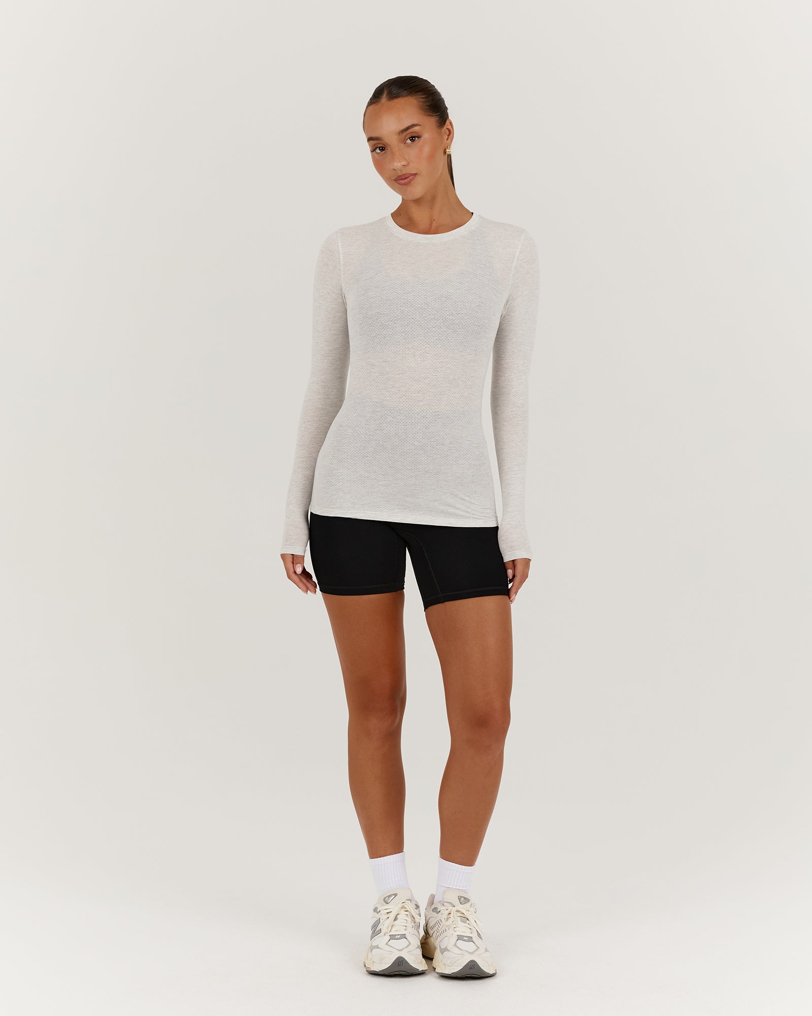 MYLA FITTED LONG SLEEVE TOP - SNOW GREY – MUSCLE REPUBLIC