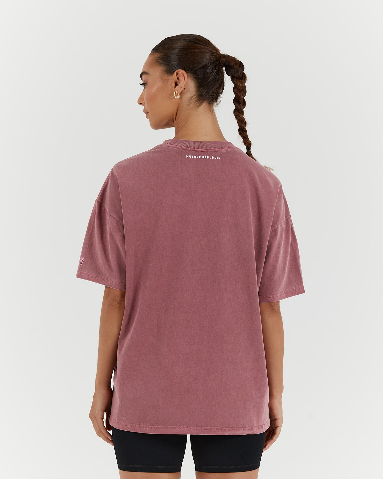 ESSENTIALS TEE - FADED BERRY – MUSCLE REPUBLIC