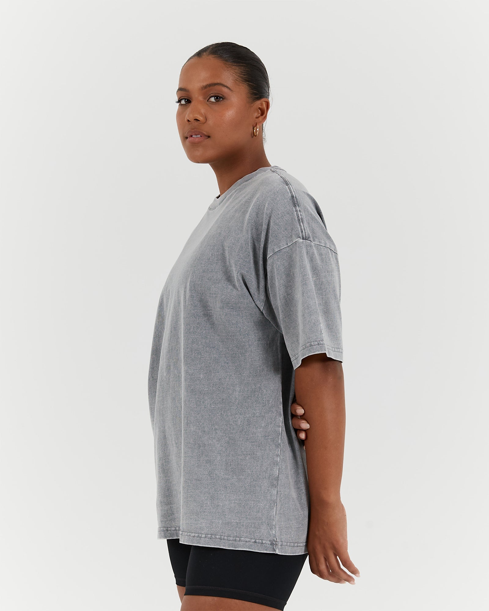 ESSENTIALS TEE - FADED GREY – MUSCLE REPUBLIC