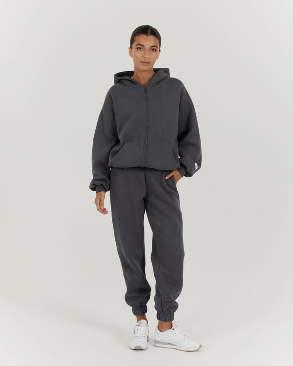 Performance Leggings, Workout Apparel and Accessories – MUSCLE REPUBLIC