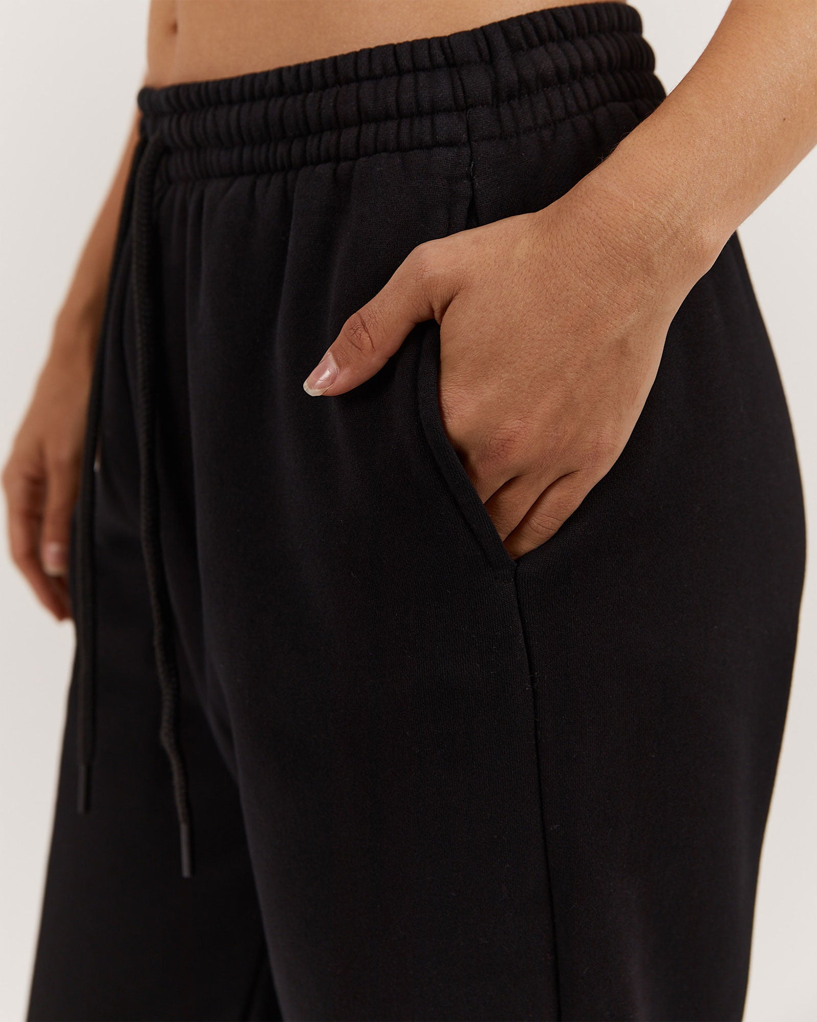 OVERSIZED TRACKIES - BLACK – MUSCLE REPUBLIC