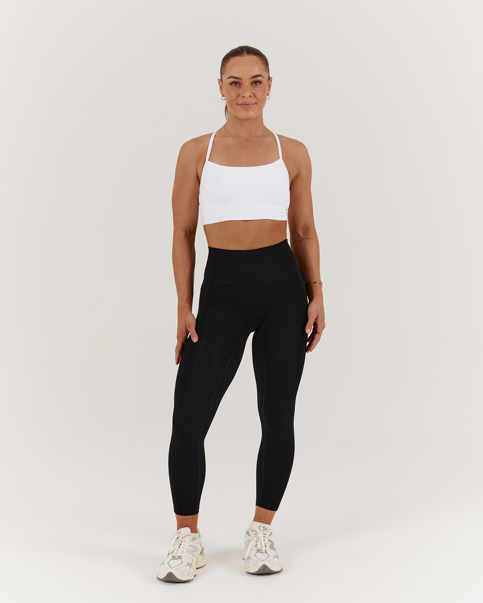 SCULPT 255 BRA - WHITE – MUSCLE REPUBLIC