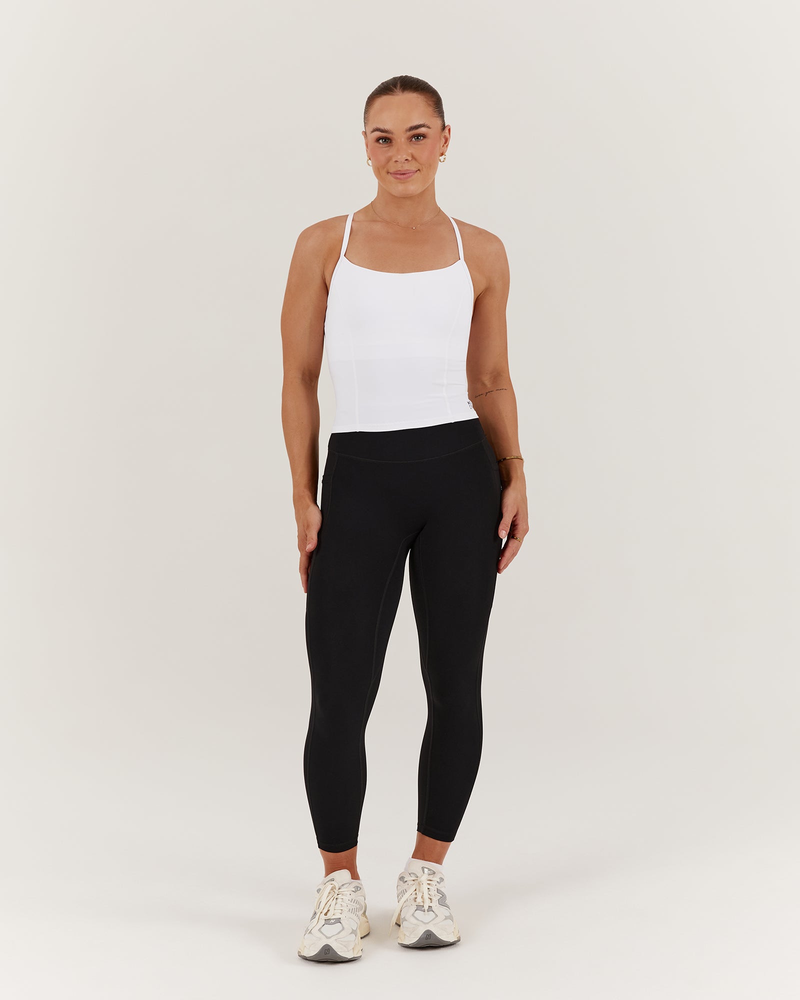 SCULPT 255 TOP - WHITE – MUSCLE REPUBLIC