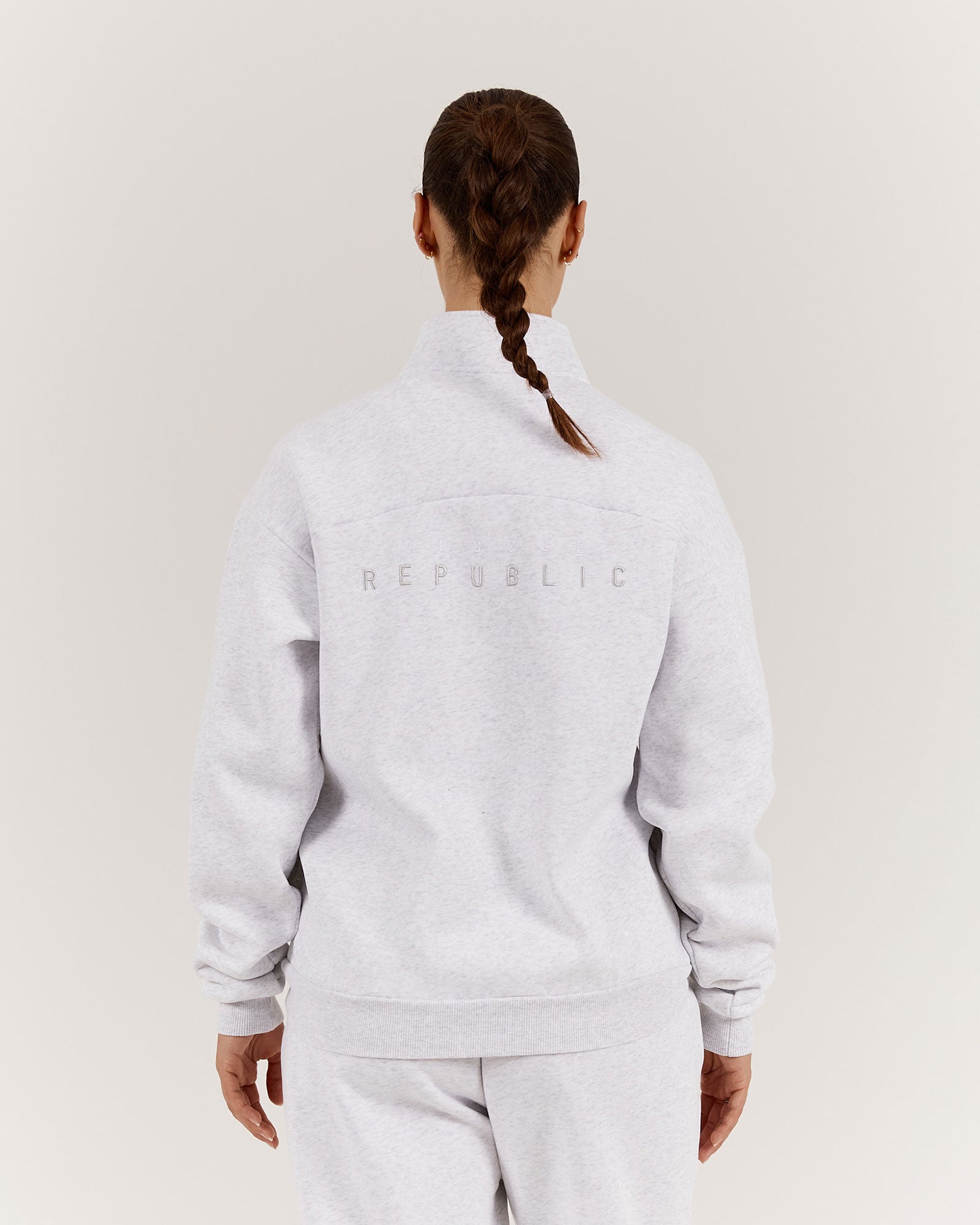 QUARTER ZIP JUMPER - SNOW GREY – MUSCLE REPUBLIC